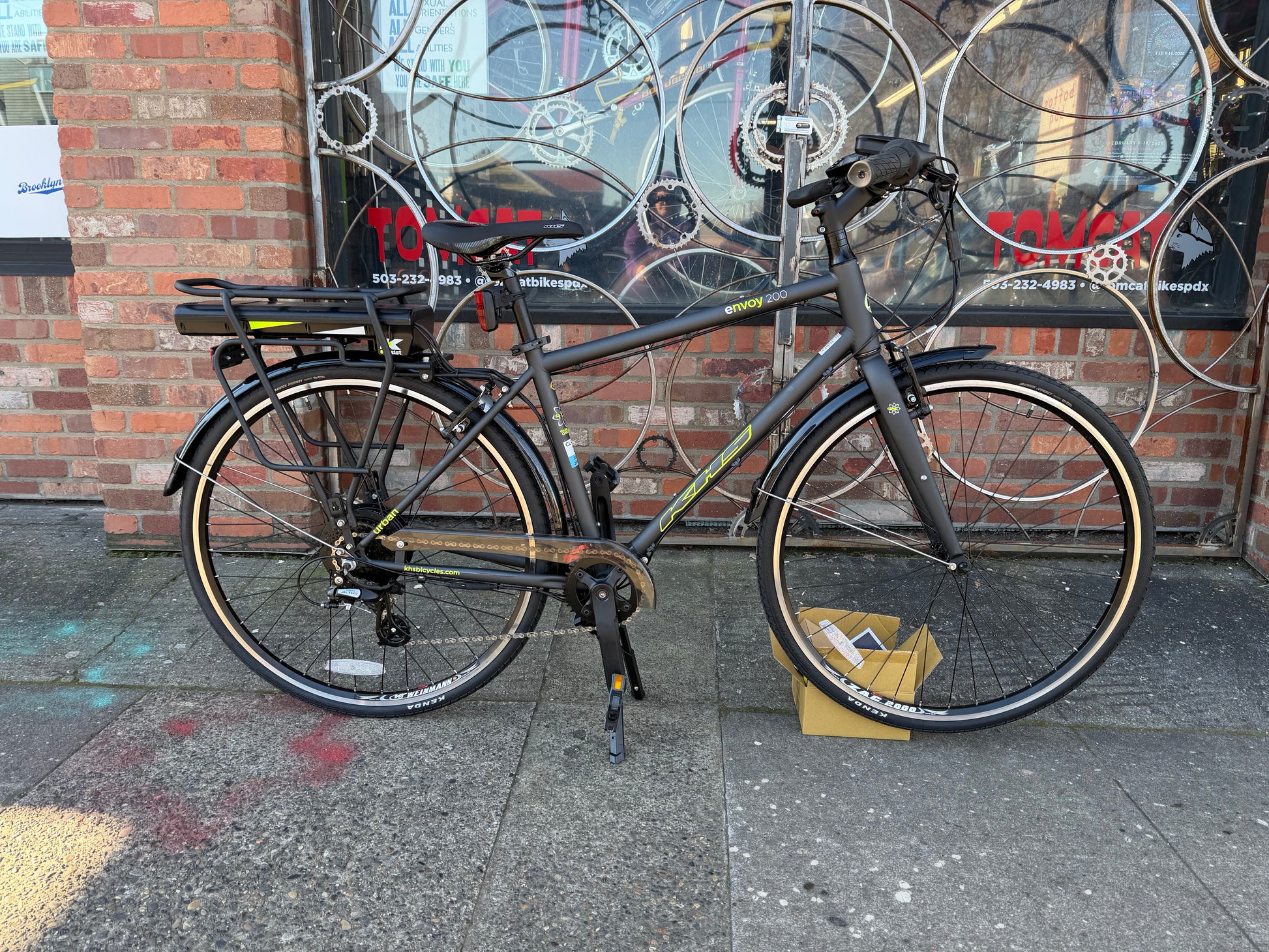 KHS Envoy 200 e-bike electric assist New – TomCat Bikes