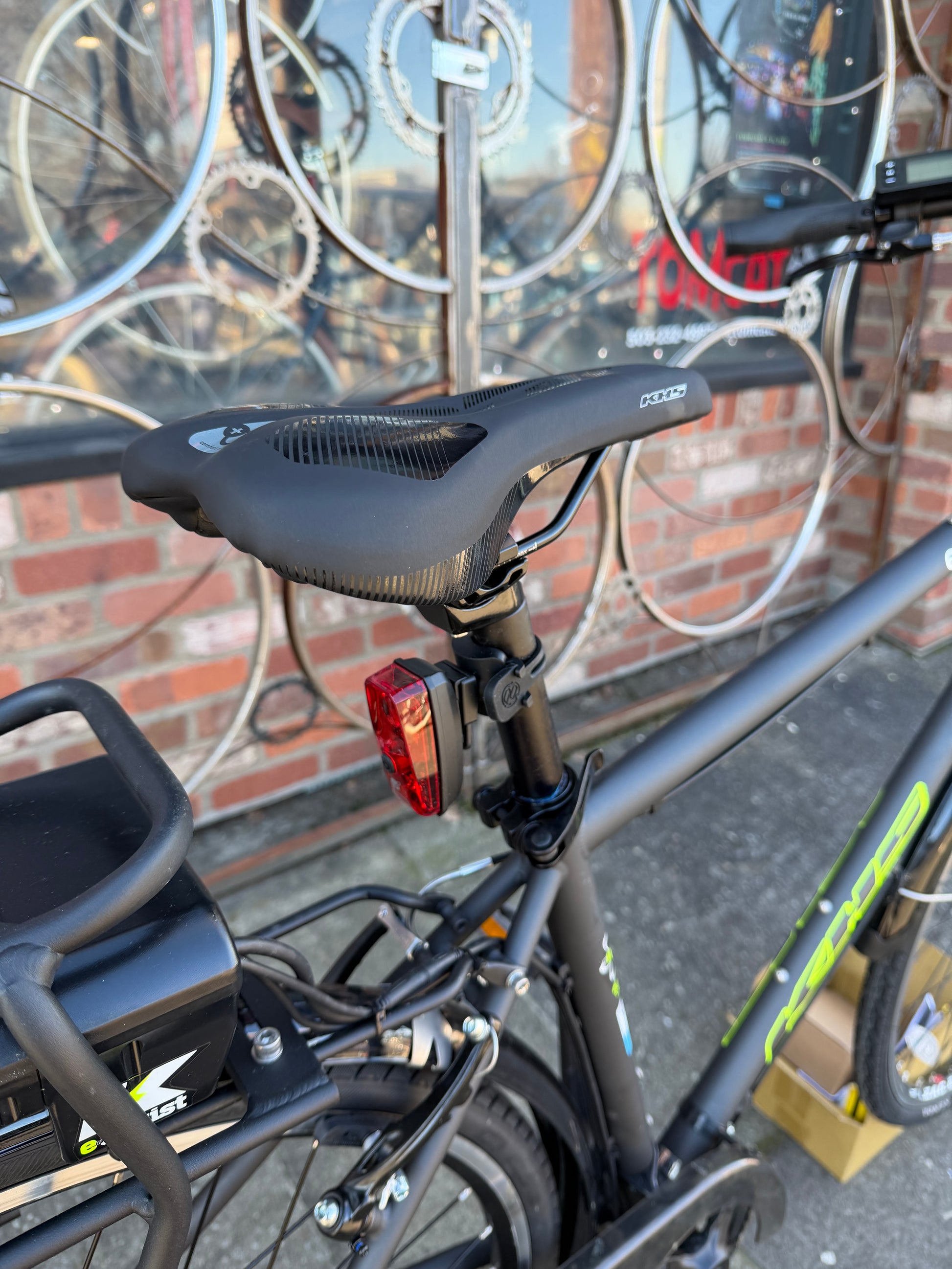 KHS Envoy 200 e-bike electric assist New – TomCat Bikes